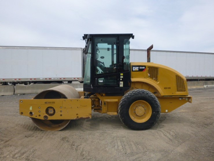 CATERPILLAR CS44B by Quarrick Equipment & Auctions Inc. - Auction Resource