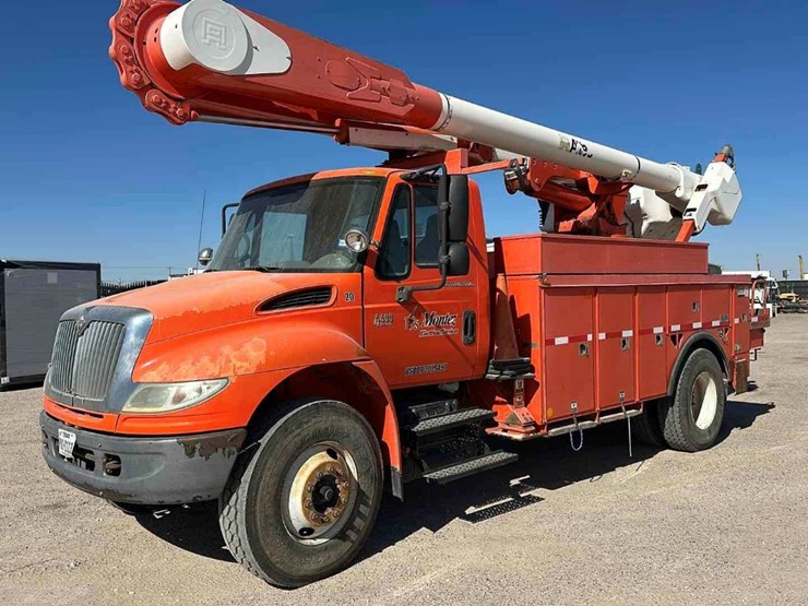 2005 INTERNATIONAL DURASTAR 4400 by Machinery Auctioneers - Auction ...