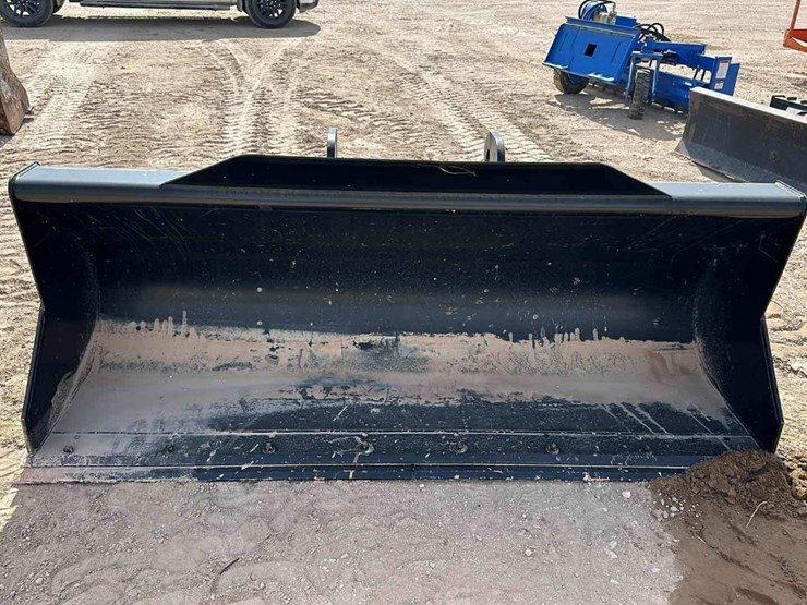 96” CAT QUICK CONNECT BUCKET by Machinery Auctioneers - Auction Resource