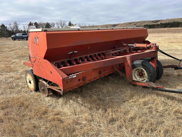INTERNATIONAL 620 by Pifer's Auctioneers - Auction Resource