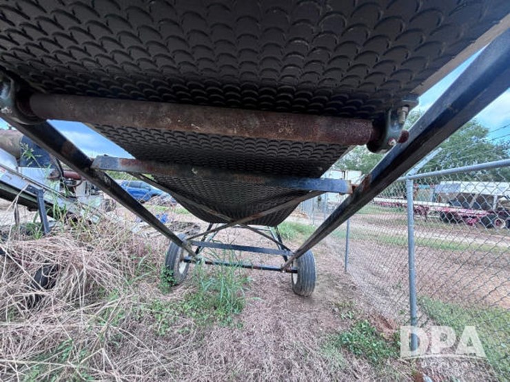 Adams Field Loader Conveyor (GP11819) by DPA Auctions | Auction Resource