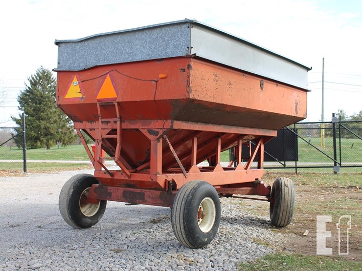 GRAVITY WAGON ON EZ TRAIL RUNNING GEAR 5434 by Taylor Auction Company ...