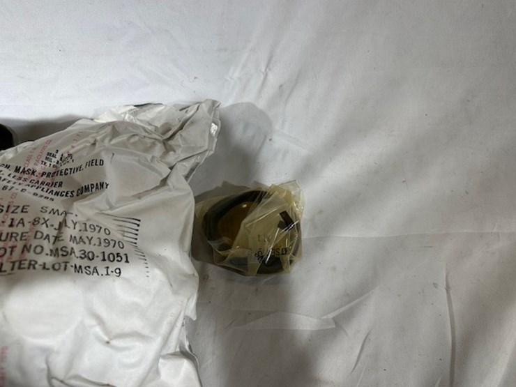 #841 • US ARMY ISSUE M17A1 GAS MASK by Henderson Auctions | Auction Resource