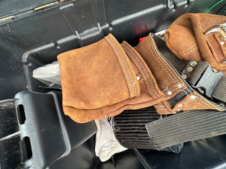 #6621 • PALLET WITH DOLLY AND TOOL BOX by Henderson Auctions | Auction ...