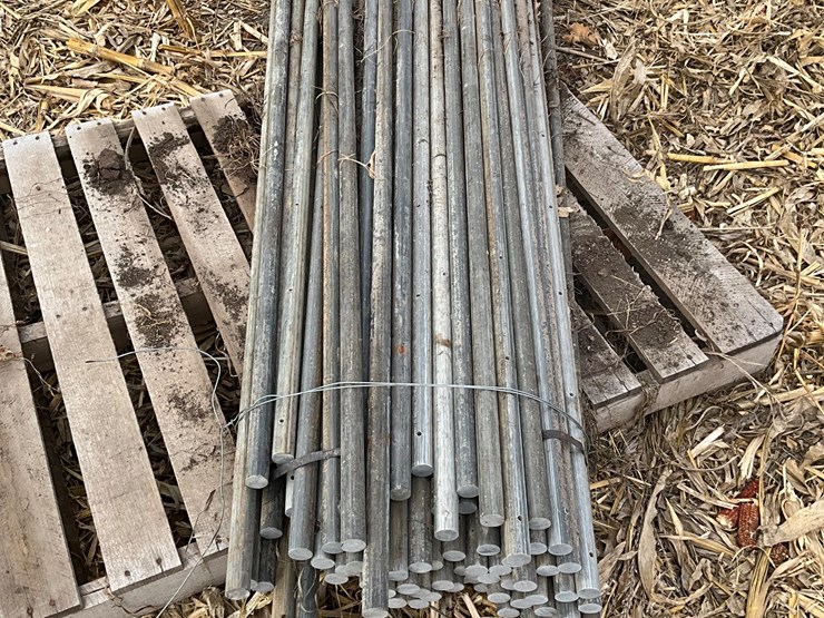 Fiberglass Electronic Fence Posts by BigIron Auctions | Auction Resource