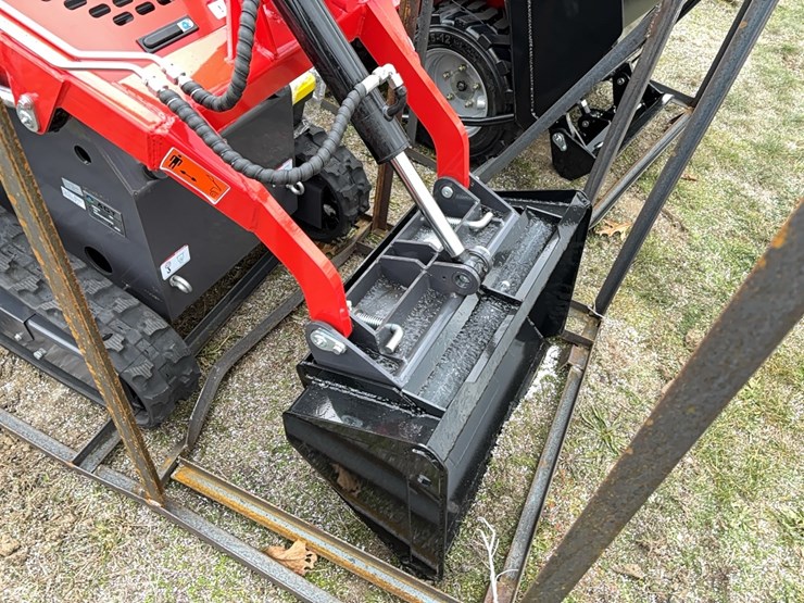 NEW AGT YSRT14 MINI TRACK LOADER by Alex Lyon & Son | Auction Resource