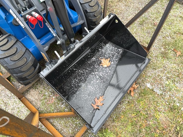 NEW AGT MX-MRW14 MINI TRACK LOADER by Alex Lyon & Son | Auction Resource