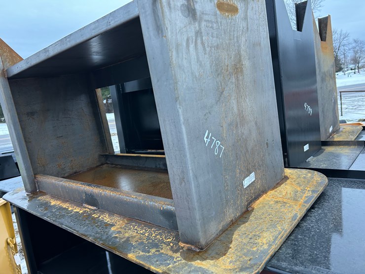 #4787 • Heavy Duty Welding Table by Kerr Auction | Auction Resource