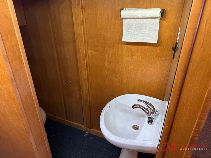 1983 MCI CRUSADER II COMMAND CENTER BUS by Joey Martin Auctioneers LLC ...