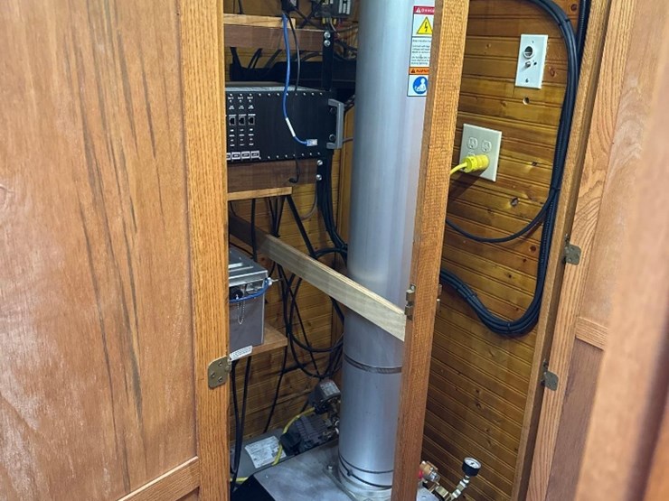 1983 MCI CRUSADER II COMMAND CENTER BUS by Joey Martin Auctioneers LLC ...