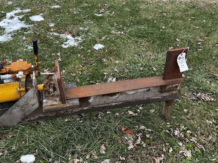 Kelly Farm Equip. KLS24 Hydraulic Wood Splitter by Aumann Auctions ...