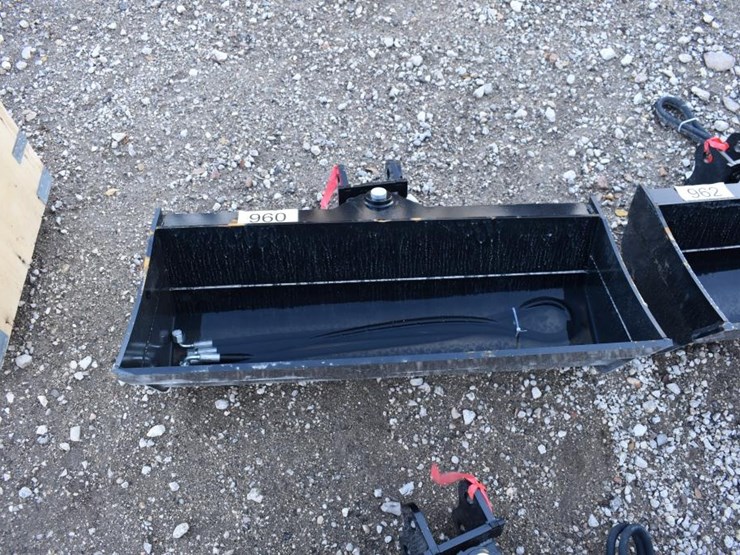 32" MINI EXCAVATOR HYDRAULIC TILT BUCKET by Anton Auction Service ...