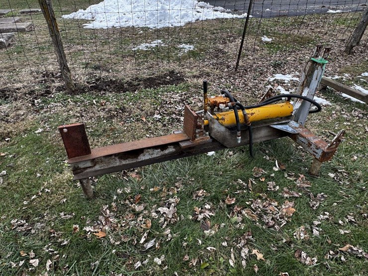Kelly Farm Equip. KLS24 Hydraulic Wood Splitter by Aumann Auctions ...