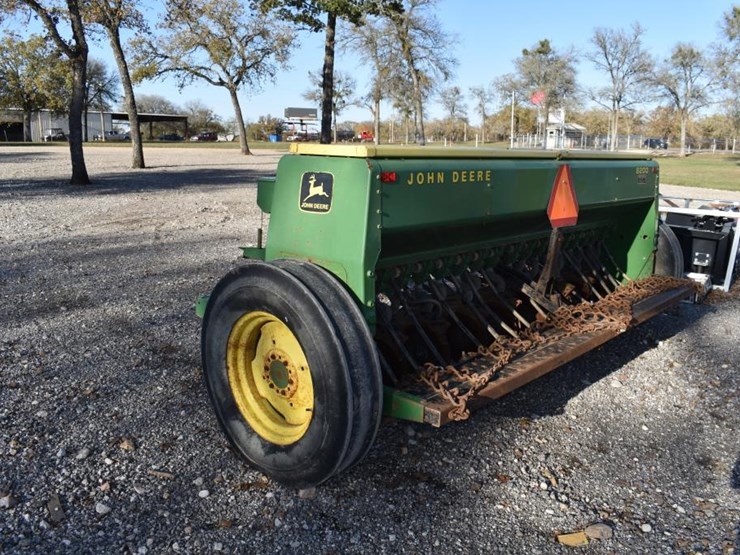 JOHN DEERE 8200 by Anton Auction Service | Auction Resource