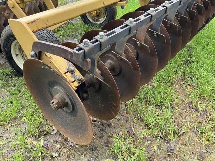 (Offsite) SWECO D12 12' Wheel Disc by Putman Auctioneers Inc | Auction ...