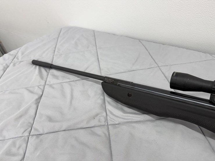 Crosman G1 Extreme Model CS1K77XG1 Air Rifle by Wilkinson Auction ...