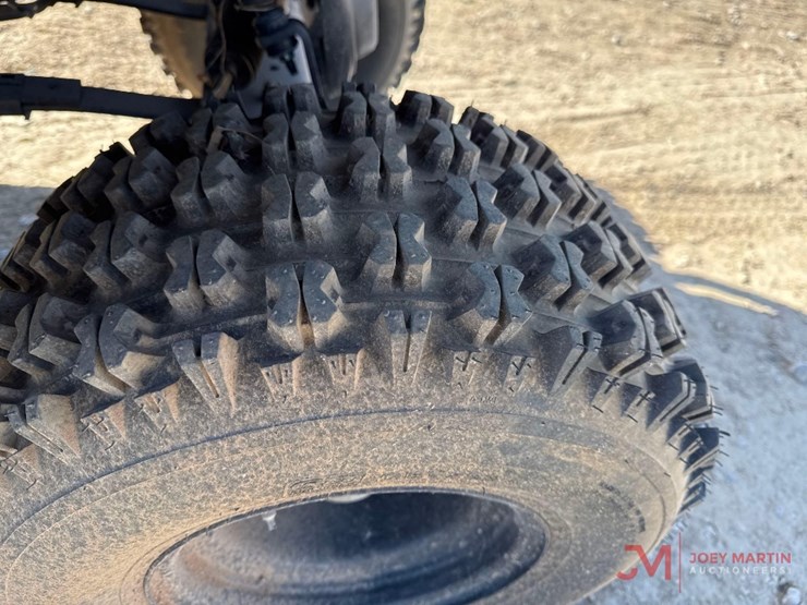 E-Z-GO ELECTRIC FLATBED GOLF CART by Joey Martin Auctioneers LLC ...