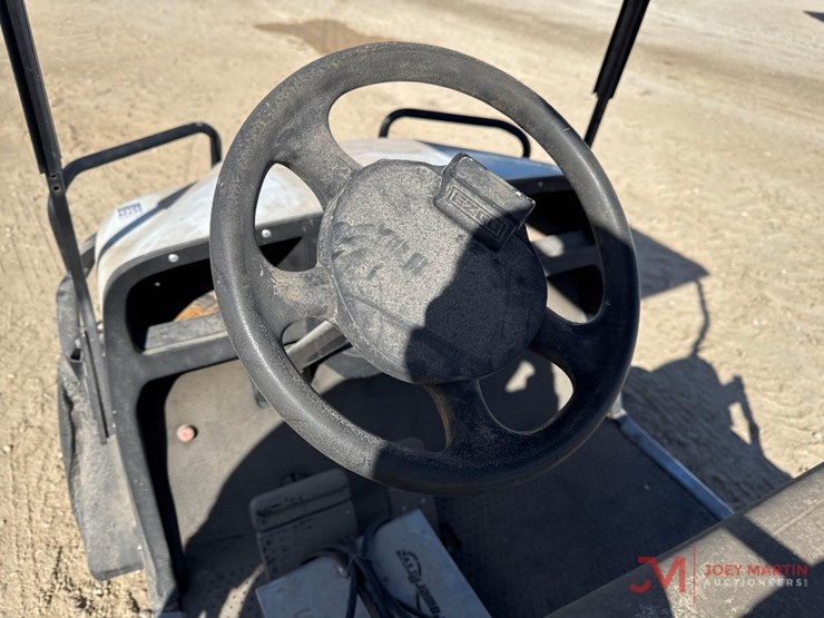 E-Z-GO ELECTRIC FLATBED GOLF CART by Joey Martin Auctioneers LLC ...