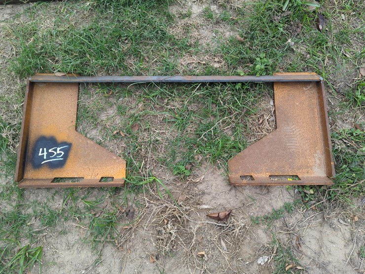 NEW WOLVERINE 3/8IN. QUICK TACH CUT-OUT MOUNT PLATE SKID STEER ...