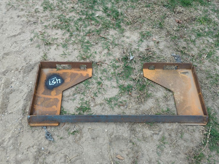 NEW WOLVERINE 3/8IN. QUICK TACH CUT-OUT MOUNT PLATE SKID STEER ...