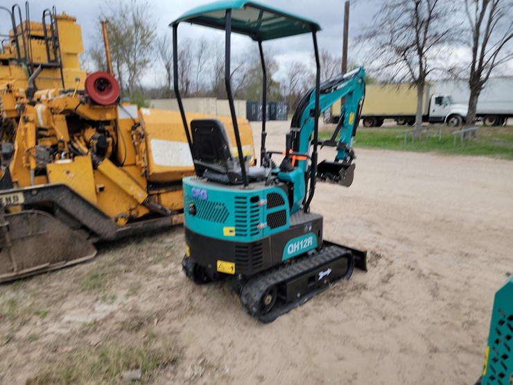 NEW CFG QH12R HYDRAULIC EXCAVATOR by Alex Lyon & Son | Auction Resource