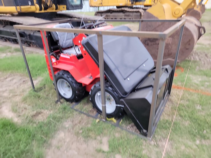 NEW AGT SDA-140W MINI TIRED LOADER by Alex Lyon & Son | Auction Resource