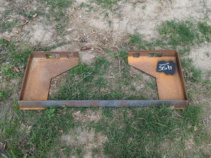 NEW WOLVERINE 3/8IN. QUICK TACH CUT-OUT MOUNT PLATE SKID STEER ...