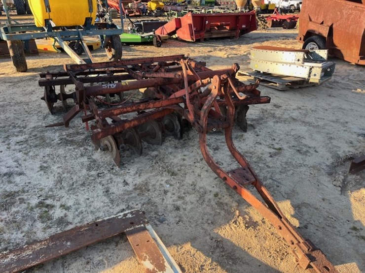 Allis Chalmers Pull Type Disk Harrow by Nicholson Auction Co. | Auction ...