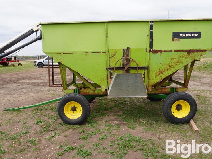 Parker 12530 Gravity Box On Running Gear by BigIron Auctions | Auction ...