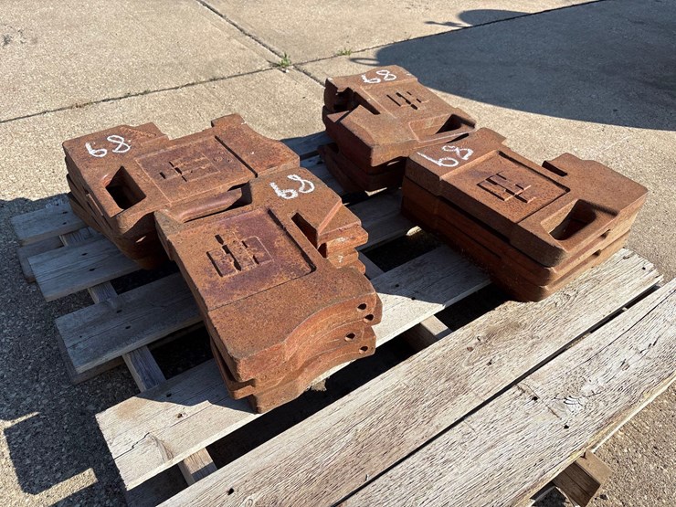 16 - International Stamped Suitcase Weights by Zomer Auctions | Auction ...