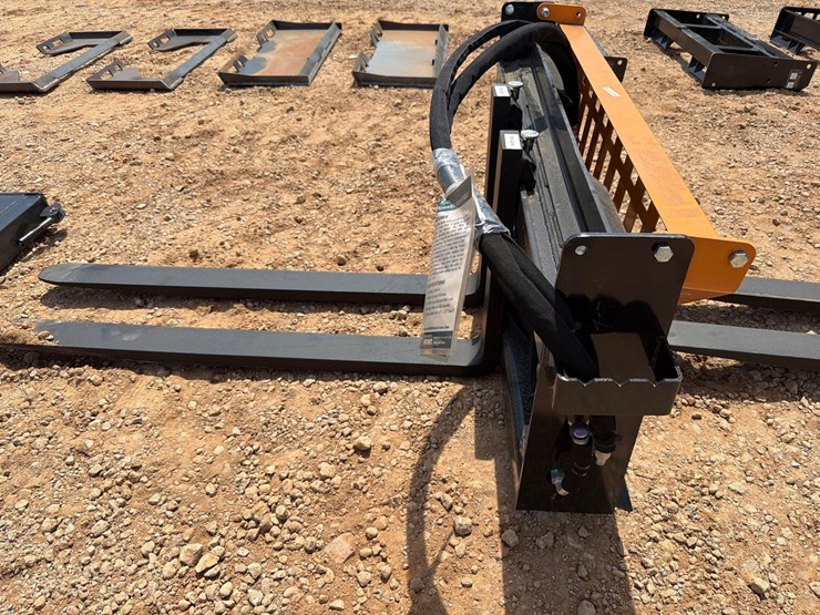 WOLVERINE SKID STEER PALLET FORK HYDRAULIC ADJUSTABLE by SAC Auctions ...