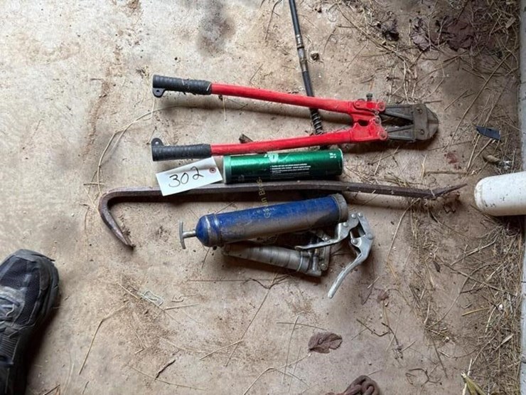 Bolt Cutter, Grease Guns, Pry Bar by Gavin Bros. Auctioneers | Real ...