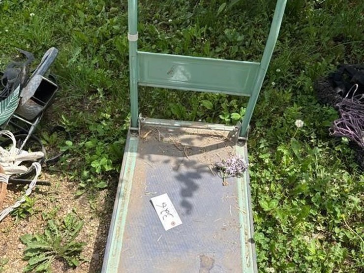 Small Cart by Gavin Bros. Auctioneers | Real Estate | Auction Resource