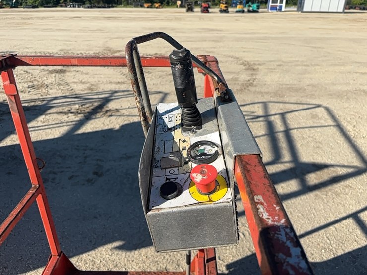 SKYJACK SCISSOR LIFT by Alex Lyon & Son | Auction Resource